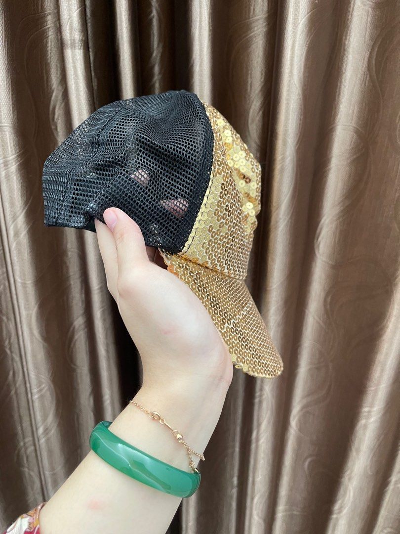 Topi Gold on Carousell