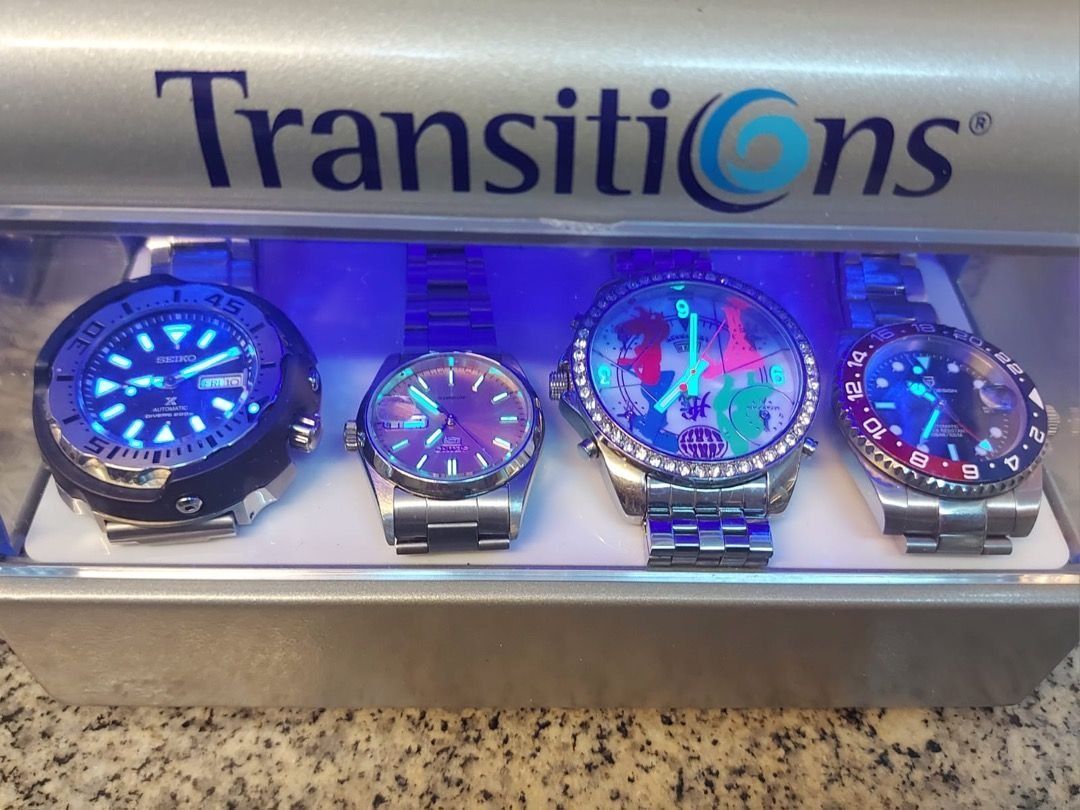 Sold - Transitions 紫外光燈機 驗鈔機 可用作手錶比較夜光強弱 Transitions UV light machine ...