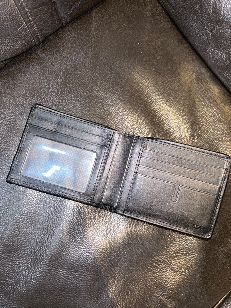 tumi wallet original on Carousell
