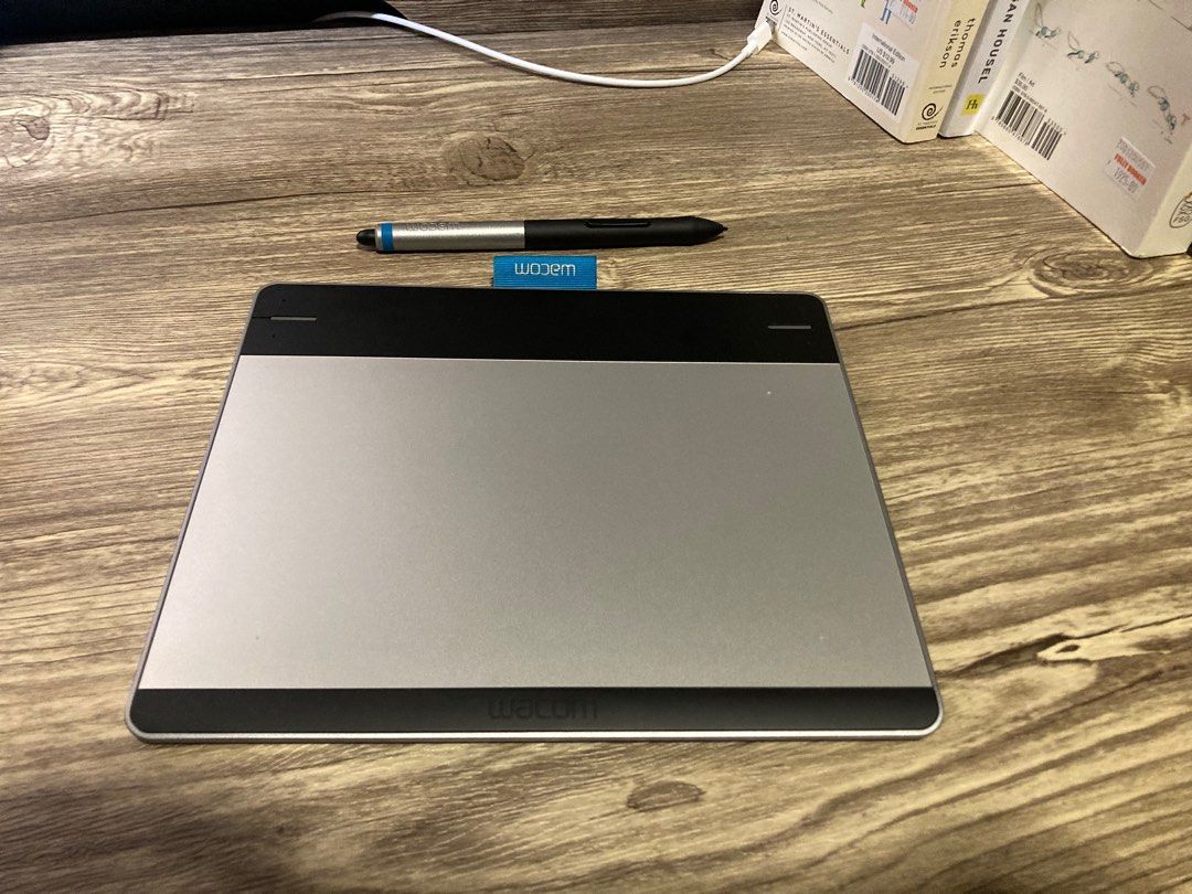 Wacom Intuos Pen and Touch Small, Computers & Tech, Parts & Accessories ...