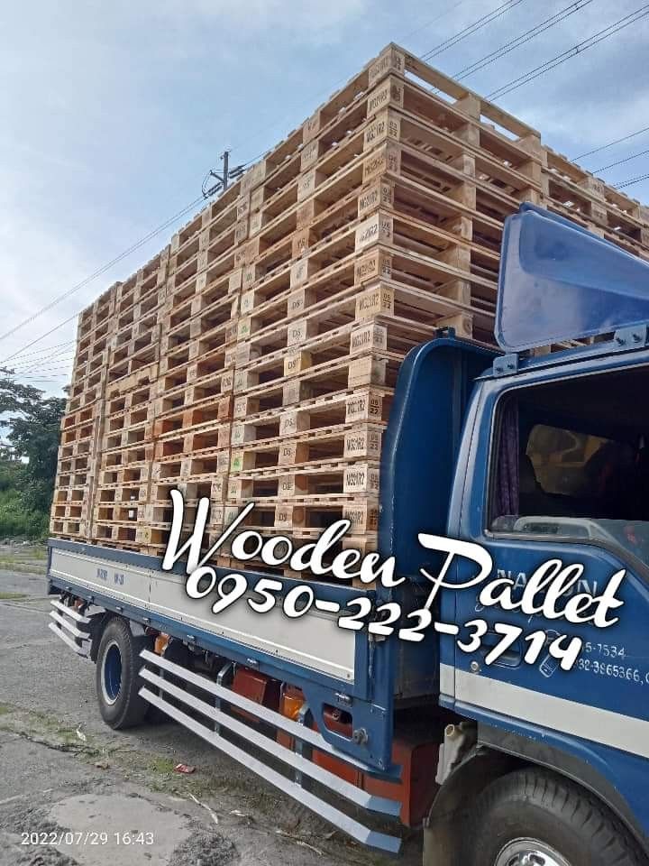 Wooden Pallet, Commercial & Industrial, Industrial Equipment on Carousell