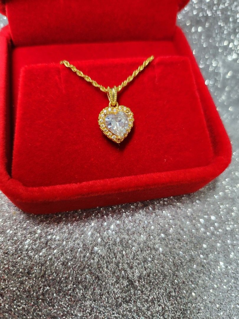 18k gold heart zicron pendant AU750 gold, Women's Fashion, Jewelry ...