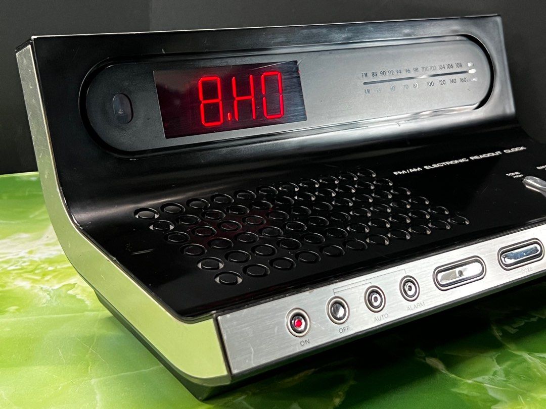 70s Space age Panasonic LTD Clock Radio, 傢俬＆家居, 家居裝飾, 時鐘 - Carousell