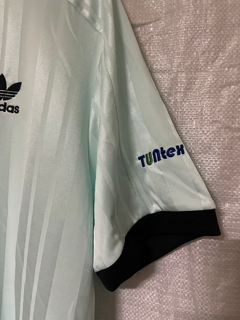Adidas TUNtex 22 vision camp 刺繡logo T (B3, 他的時尚, 上衣與西裝, T恤、Polo衫在旋轉拍賣
