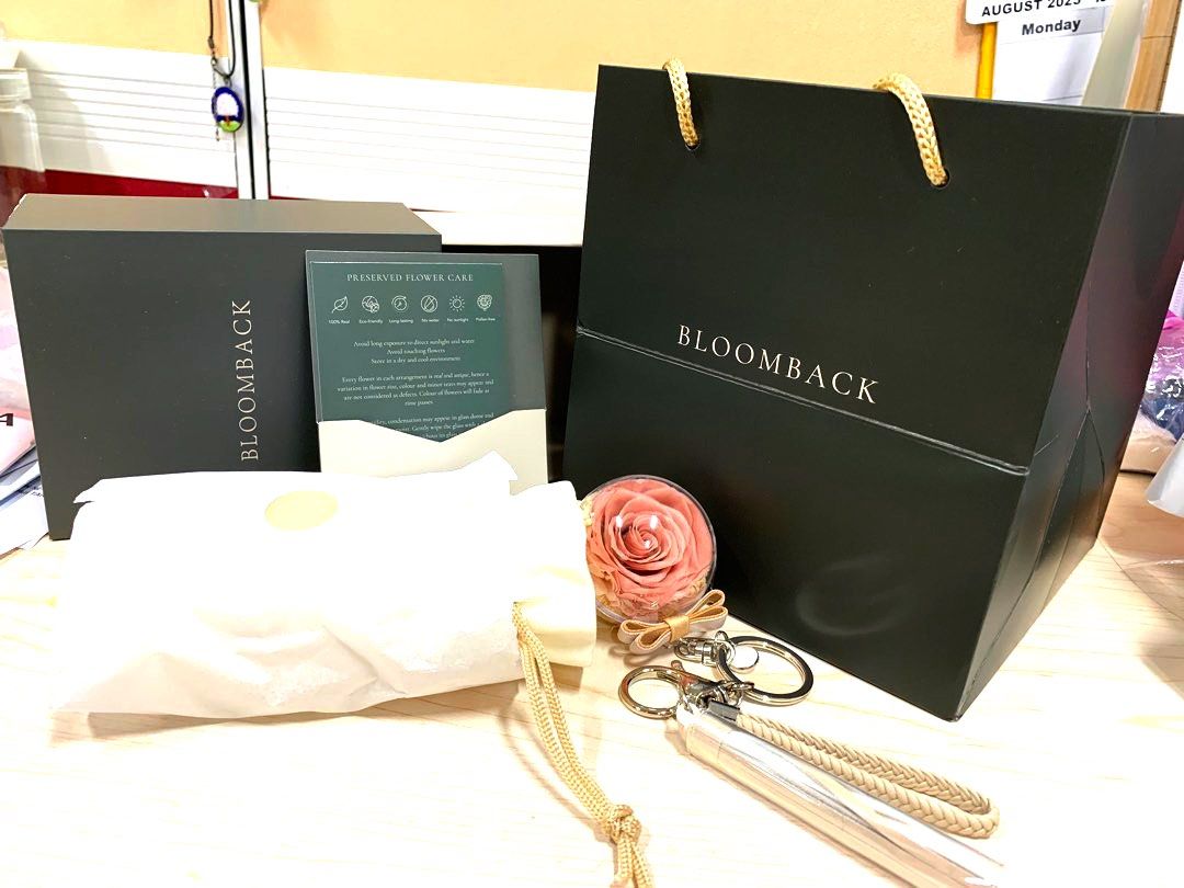Bloomback bag charm , Women's Fashion, Watches & Accessories, Other Accessories on Carousell