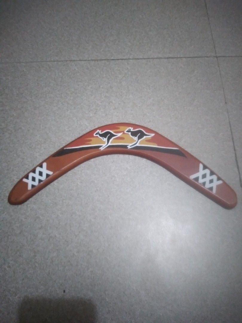 Bumerang khas suku aborigin, Antik, Pajangan di Carousell