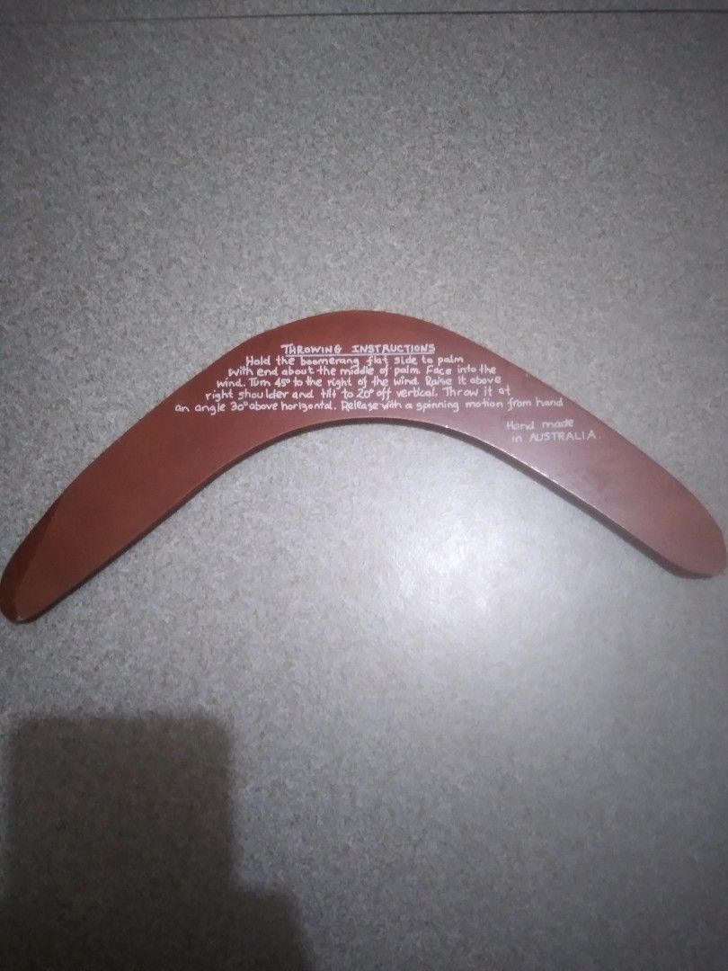 Bumerang khas suku aborigin, Antik, Pajangan di Carousell