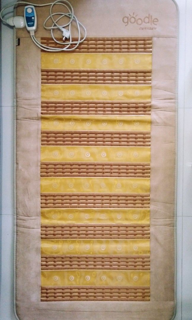 CERAGEM GOODLE MAT / THERMAL THERAPY MAT, Health & Nutrition, Massage Devices on Carousell
