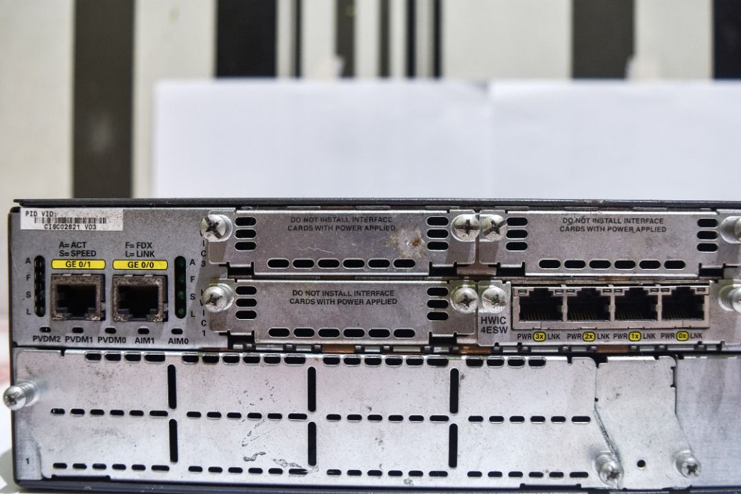 Cisco 2821 Integrated Services Router, Computers & Tech, Parts ...