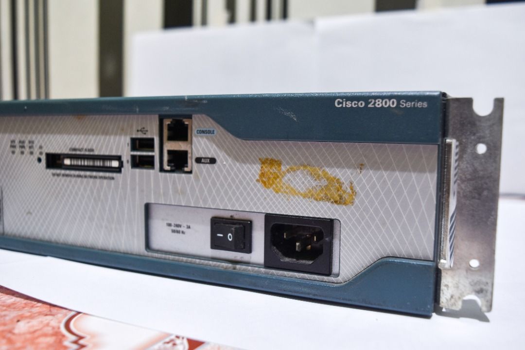 Cisco 2821 Integrated Services Router, Computers & Tech, Parts ...