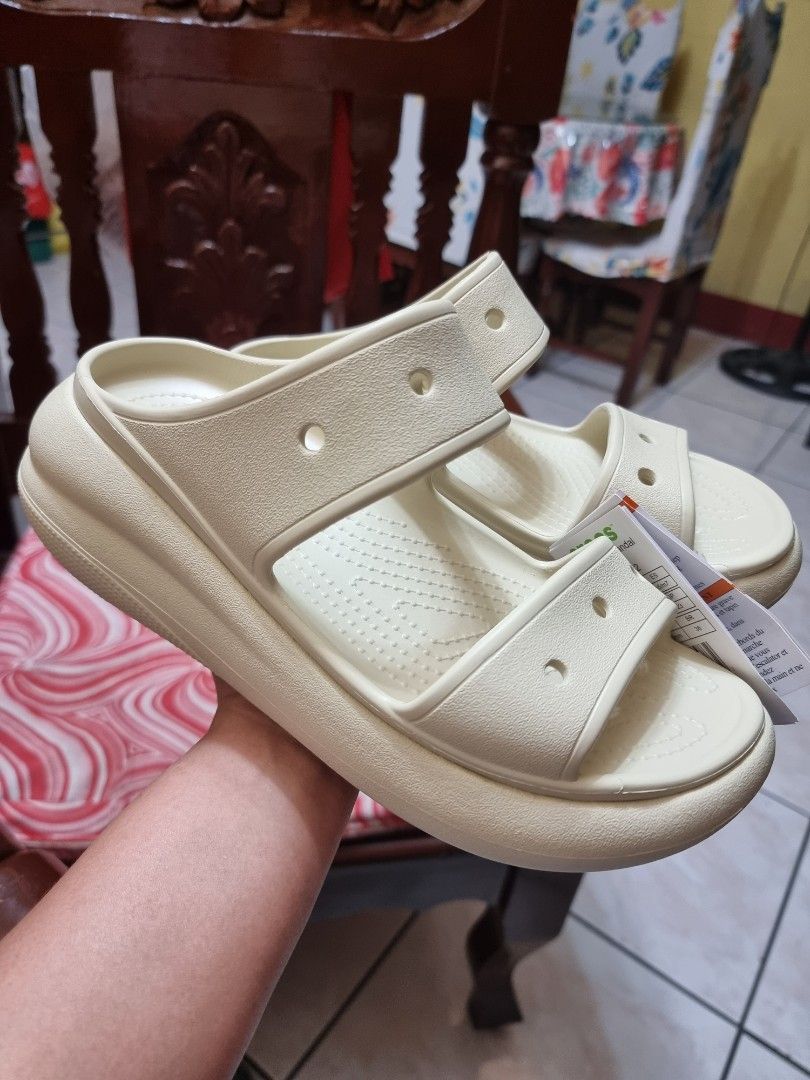 CROCS CRUSH SANDAL BONE COLOR W7 on Carousell