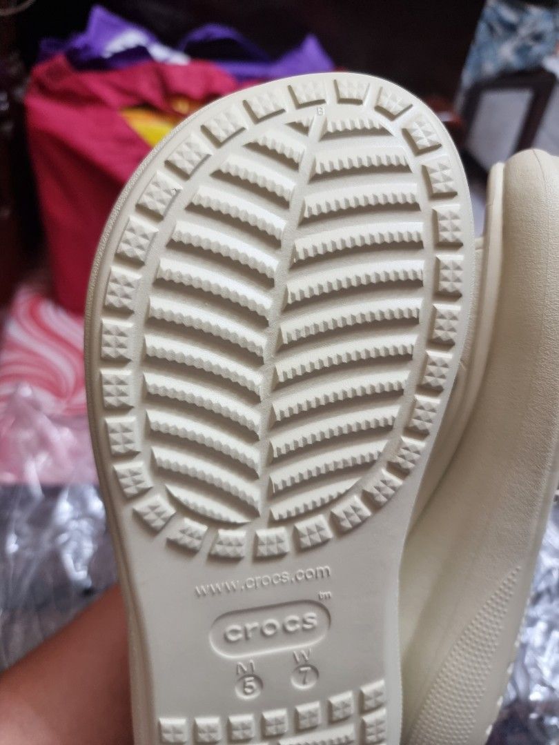 CROCS CRUSH SANDAL BONE COLOR W7 on Carousell