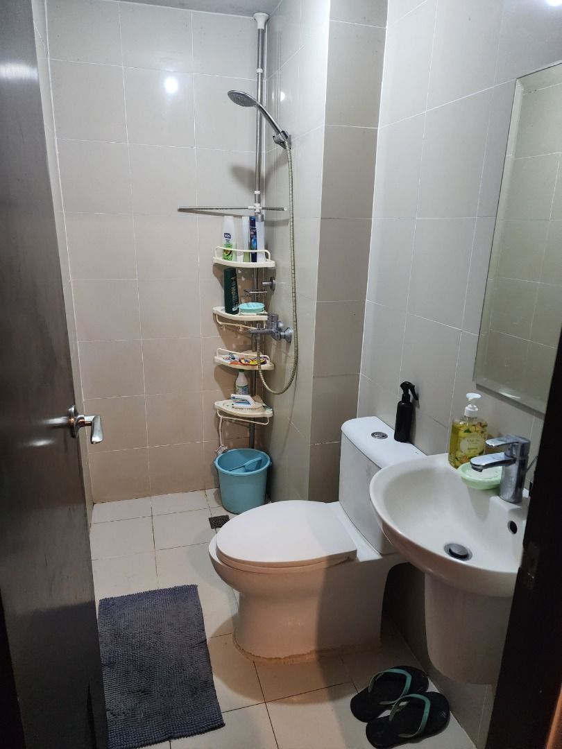 Cubao STUDIO Unit at Manhattan Heights Tower D Araneta Center on Carousell