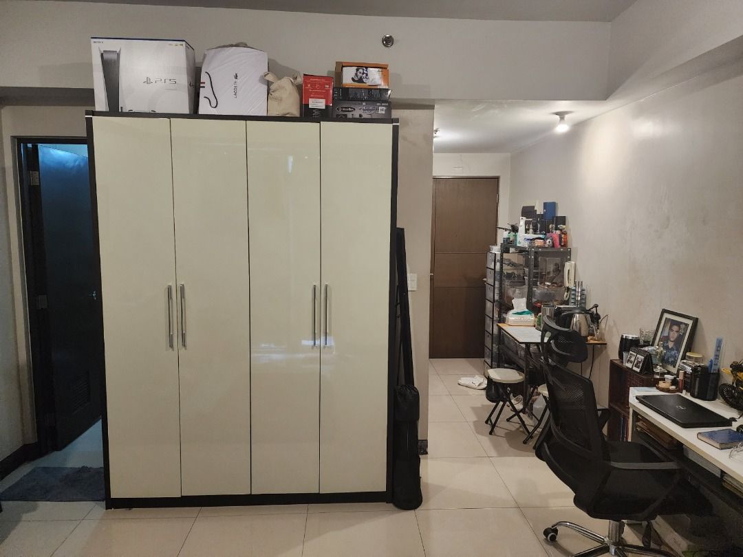 Cubao STUDIO Unit at Manhattan Heights Tower D Araneta Center on Carousell