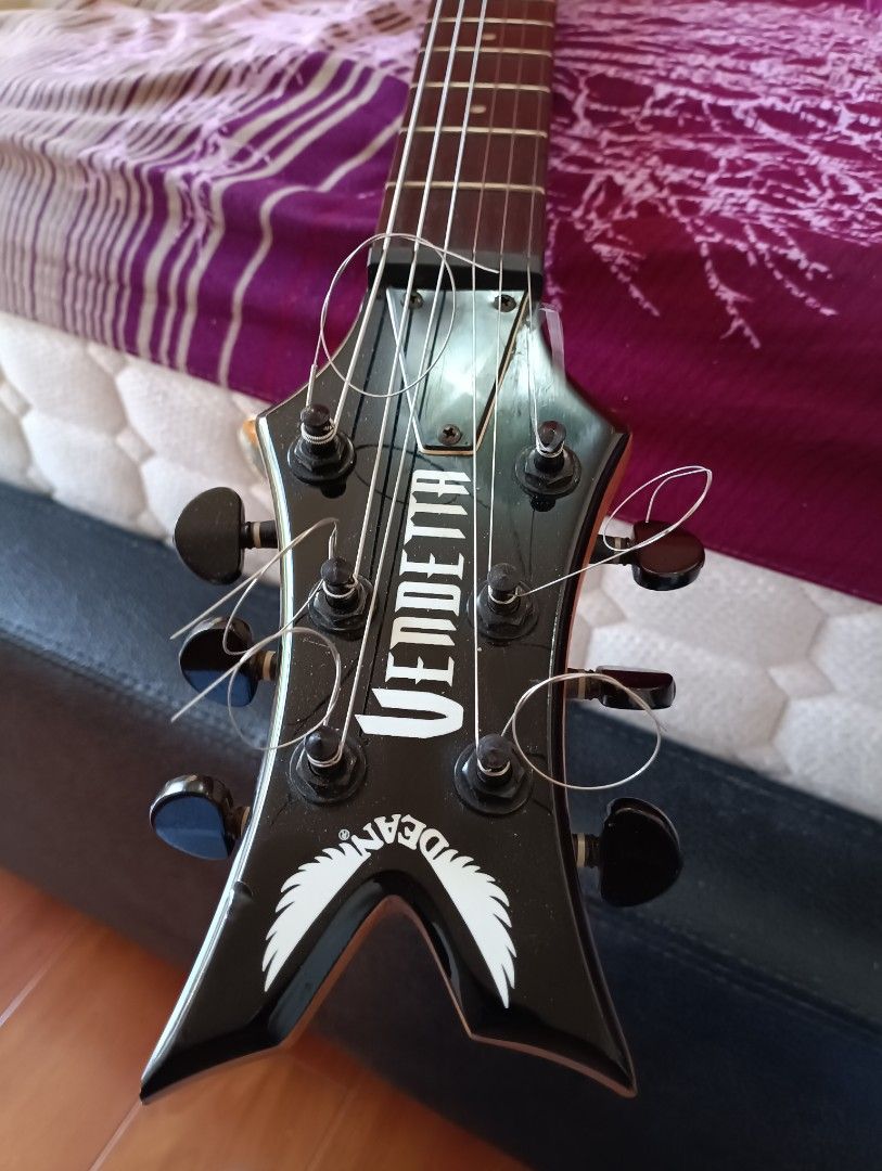 Dean Vendetta Lefty, Hobbies & Toys, Music & Media, Musical Instruments ...