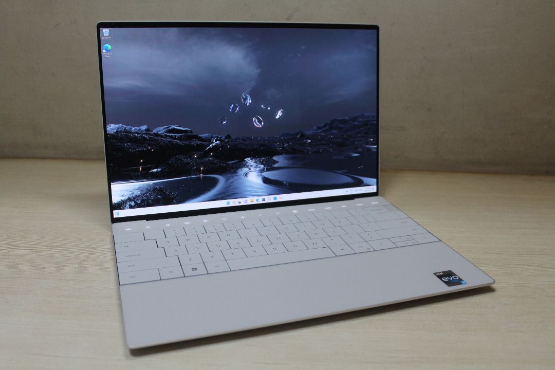 Dell xps 13 Plus 9320 Oled i7 12thgen Ram 16gb ssd 512gb Touchscreen Laptop premium Laptop ...