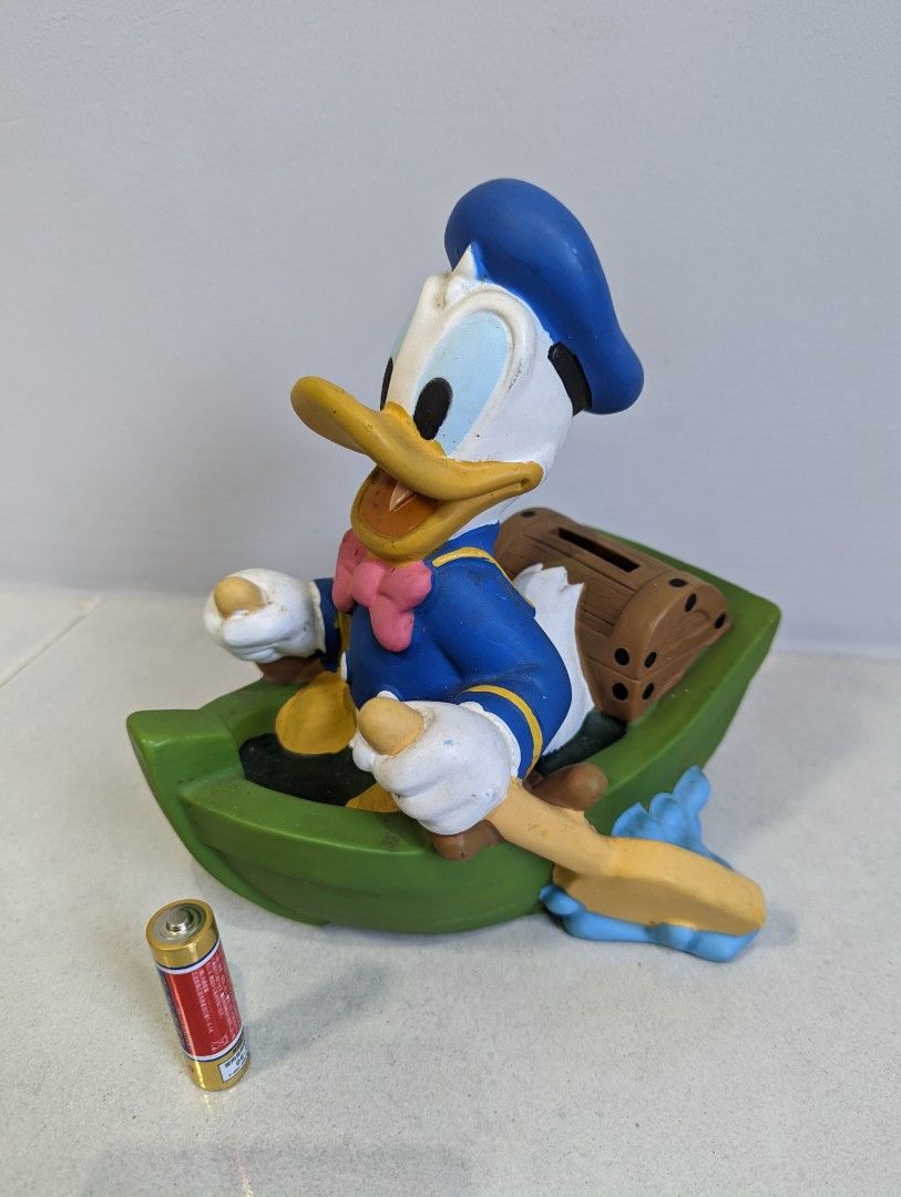 DISNEY DONULD DUCK TABUNG PIGGY BANK, Hobbies & Toys, Toys & Games on ...