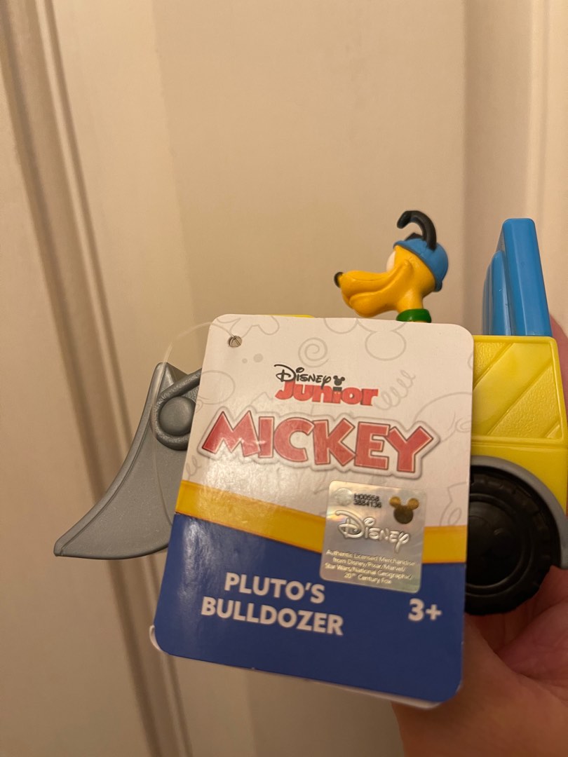Disney pluto bulldozer/goofy dump truck, 興趣及遊戲, 玩具 & 遊戲類 - Carousell