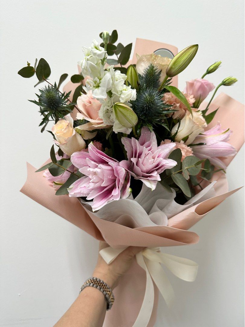 Fresh Flower Arrangement - Customised Flower Arrangement:Wedding ...