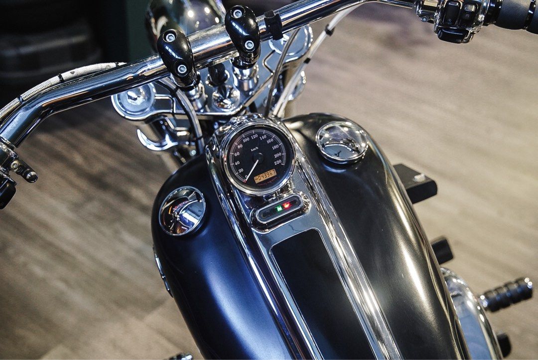 Harley Davidson Softail FXCWC Rocker Custom, Motorcycles, Motorcycles ...