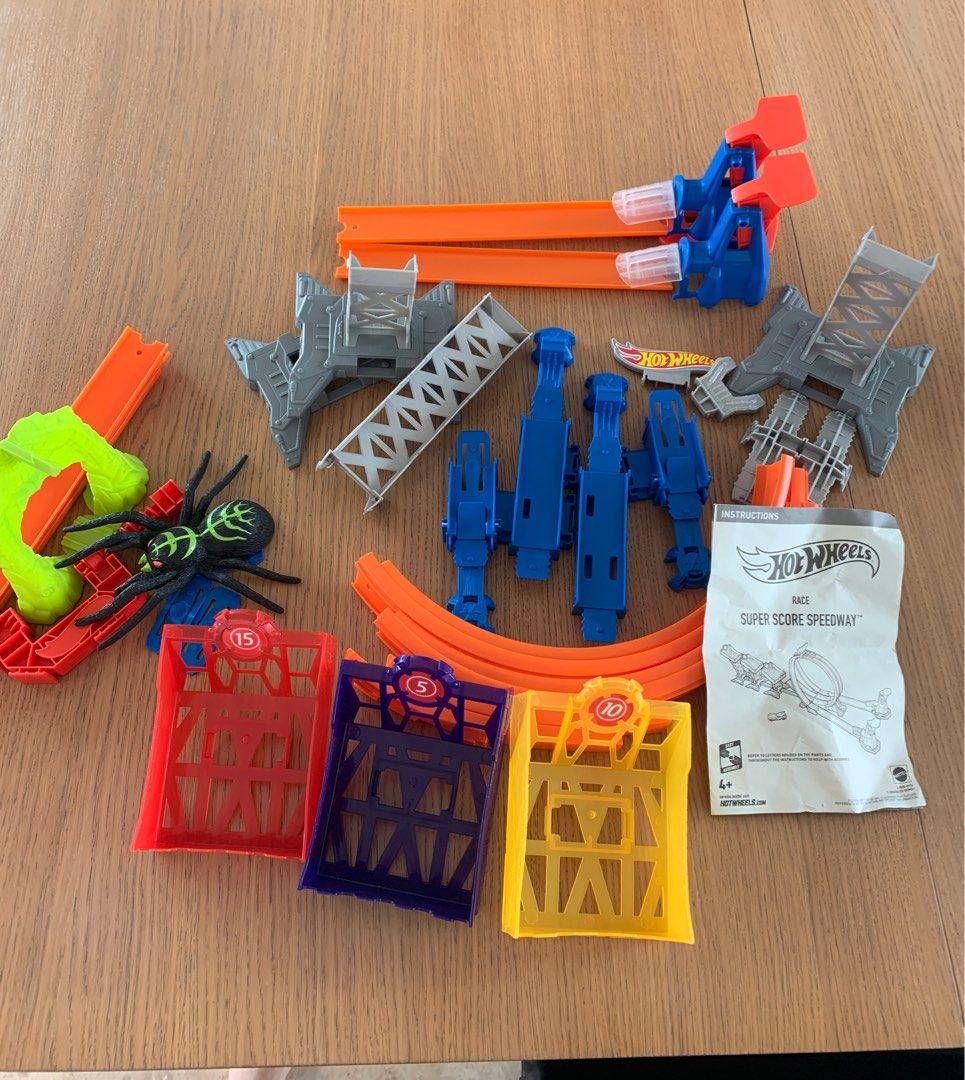 Hot Wheels Super Score Speedway and knockdown Spider, Hobbies & Toys ...