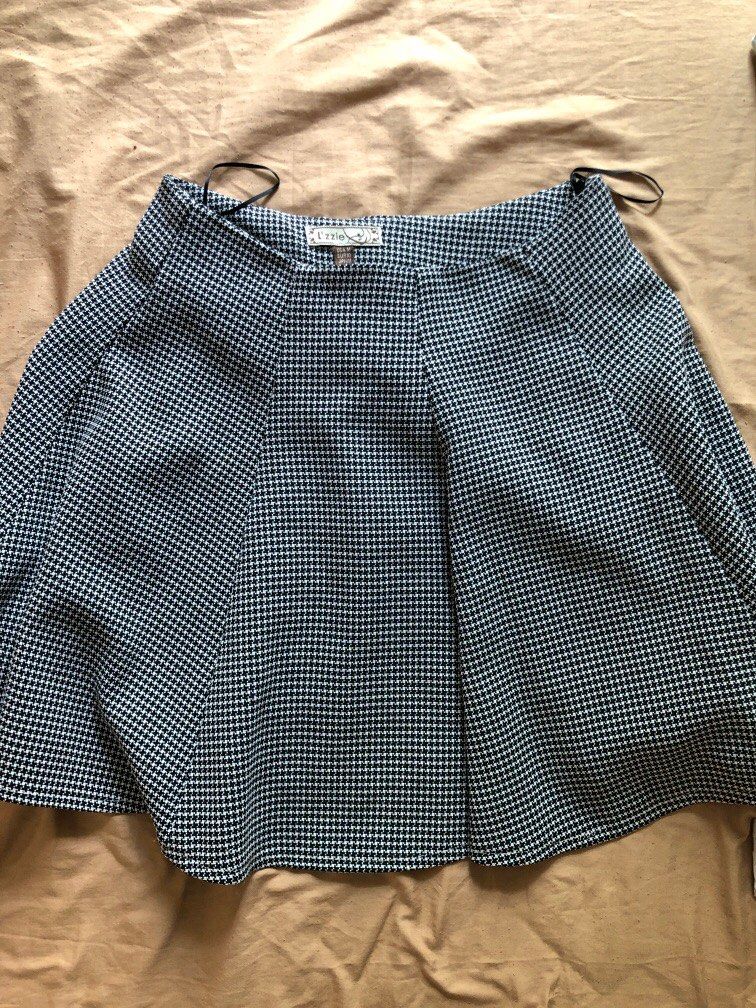 houndstooth skirt, Women's Fashion, Bottoms, Skirts on Carousell