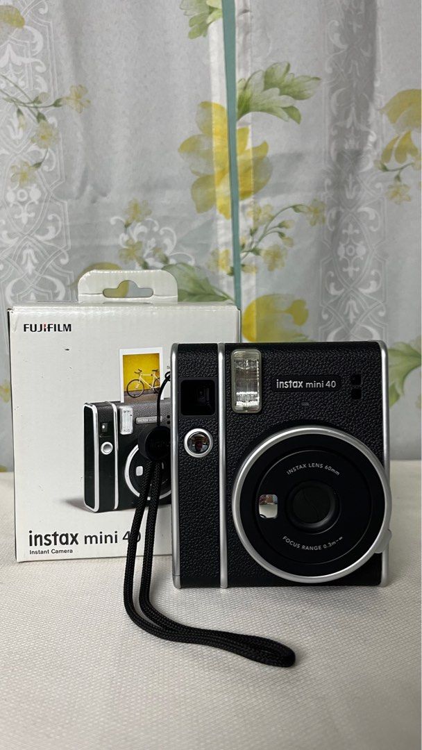 FUJIFILM INSTAX MINI 40, Photography, Cameras on Carousell