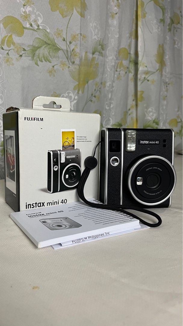 FUJIFILM INSTAX MINI 40, Photography, Cameras on Carousell