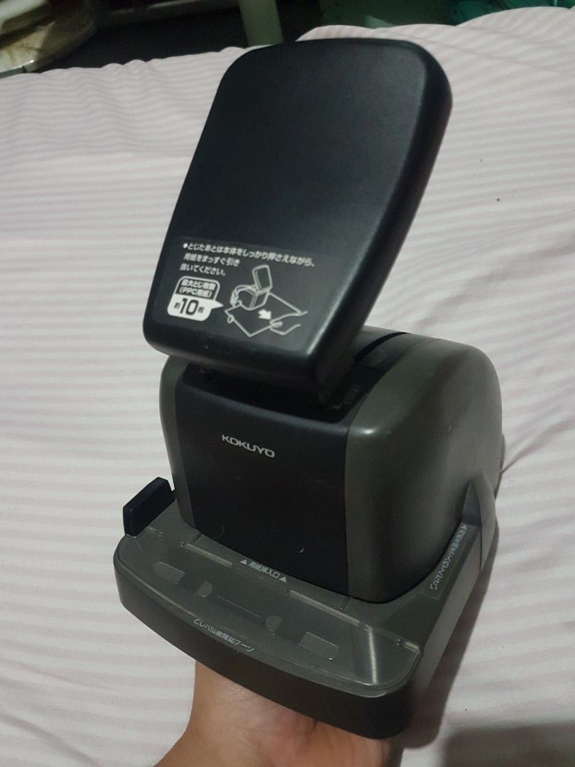 Kokuyo Japanese Stapleless Stapler 2 Hole Type Black SLN-MSP110D ...