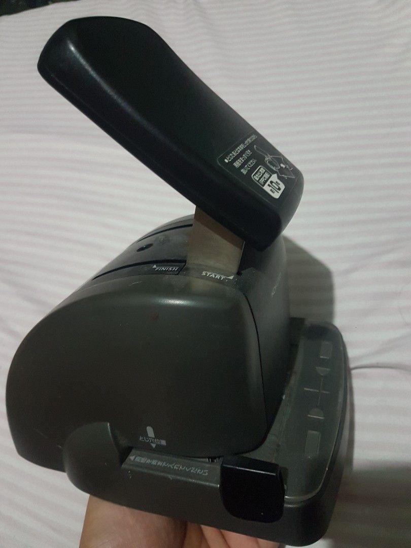 Kokuyo Japanese Stapleless Stapler 2 Hole Type Black SLN-MSP110D ...