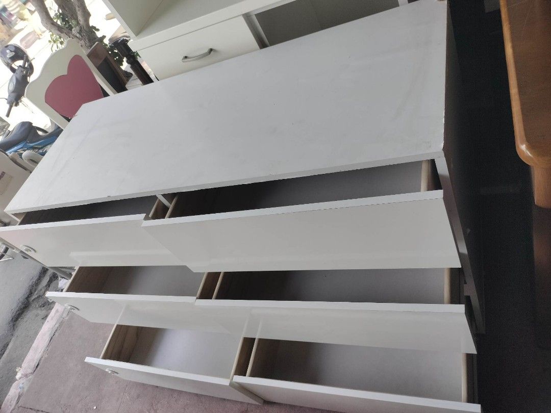 LAteral drawers on Carousell