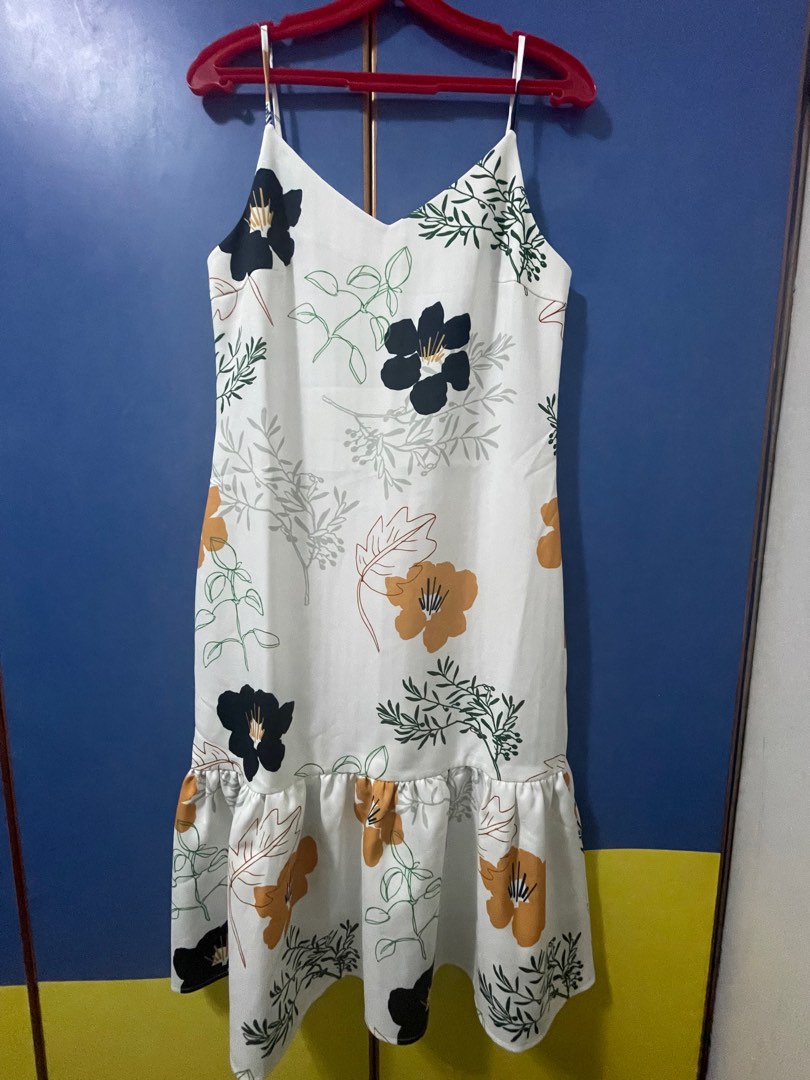 LB Floral Dress, Women's Fashion, Dresses & Sets, Dresses on Carousell