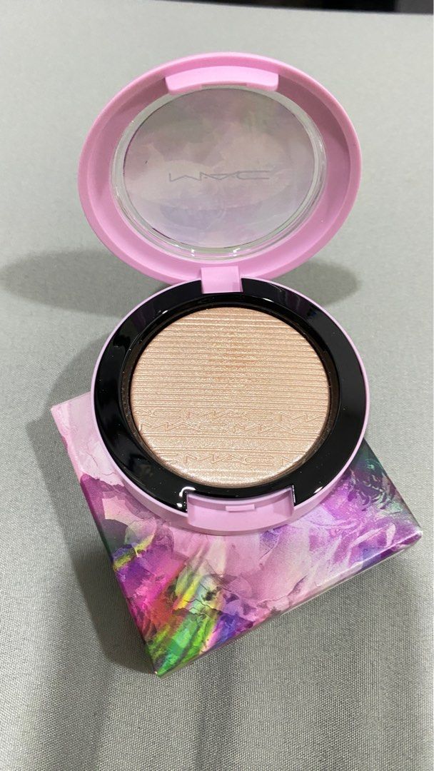 MAC highlighter, Beauty & Personal Care, Face, Makeup on Carousell