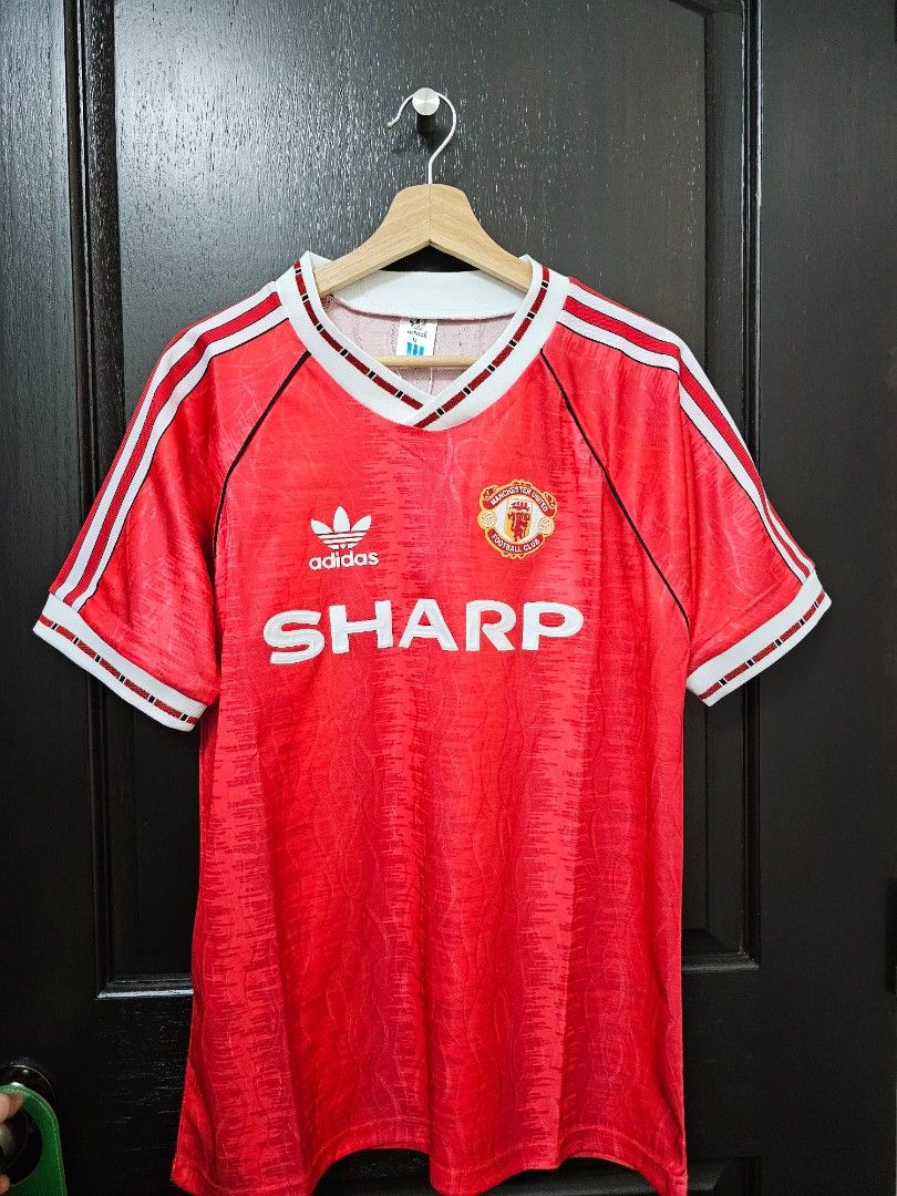 Manchester United 1990 Jersey M, Men's Fashion, Activewear on Carousell