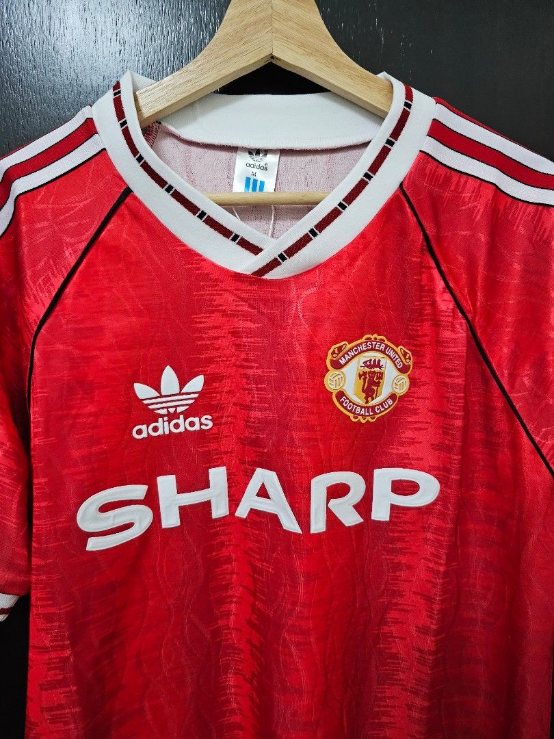 Manchester United 1990 Jersey M, Men's Fashion, Activewear on Carousell
