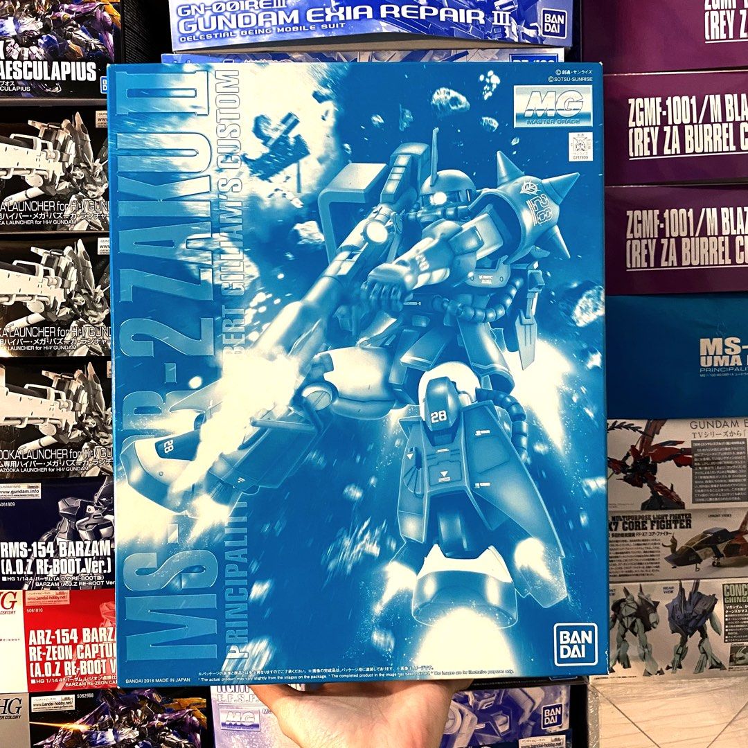 MG 1/100 Robert Gilliam Zaku 2, Hobbies & Toys, Toys & Games on Carousell