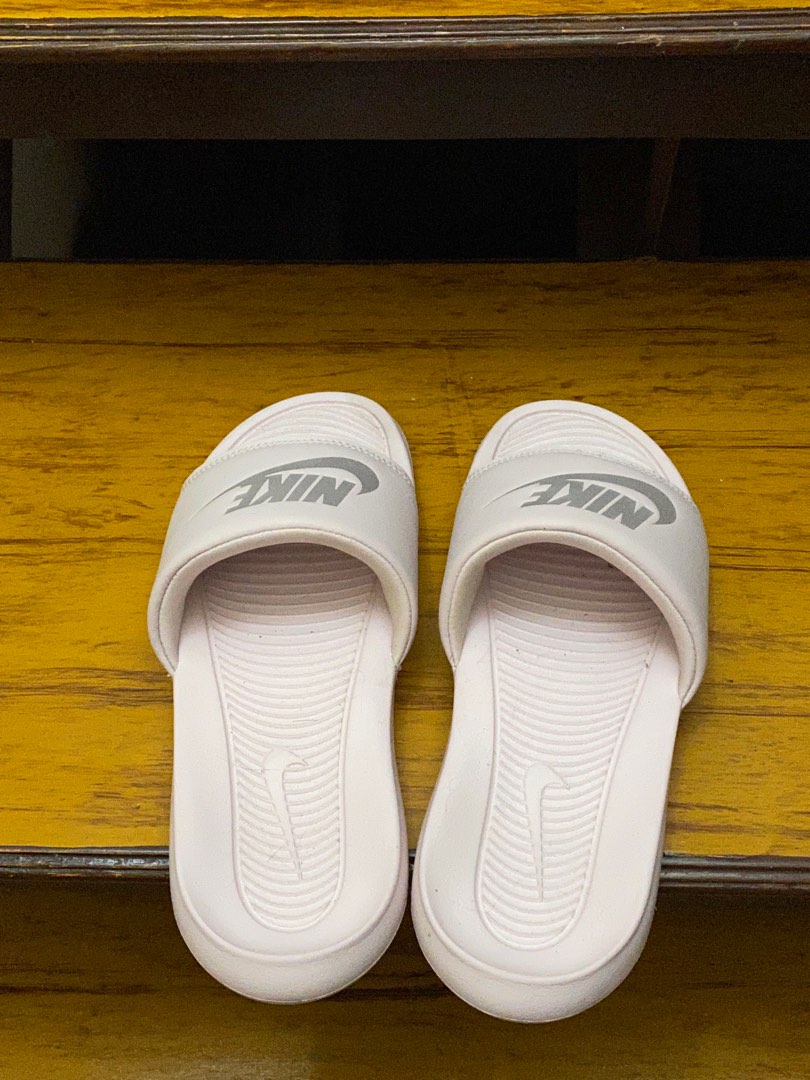 NIKE SLIDES on Carousell