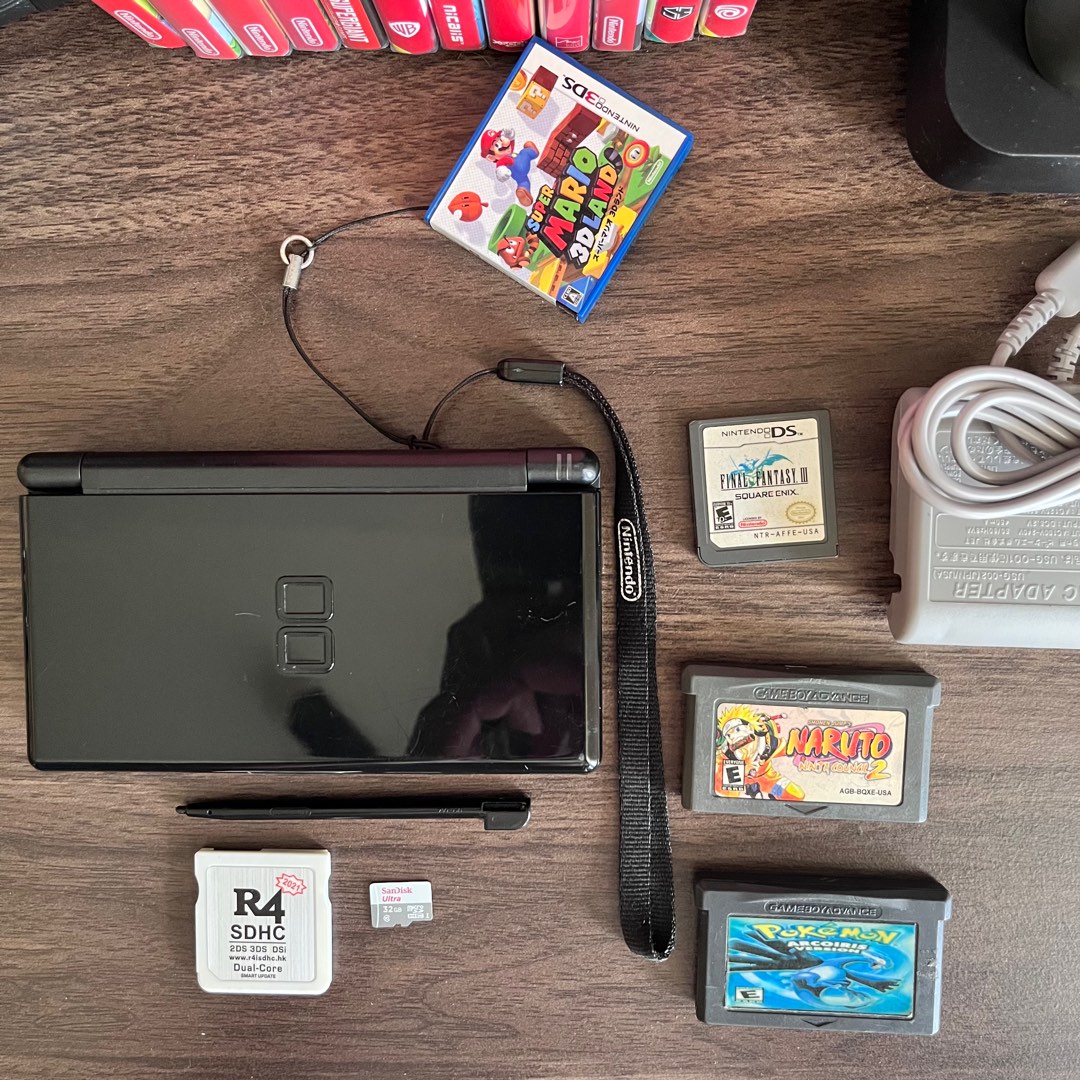 Nintendo DS complete with R4 and charger, Video Gaming, Video Game ...