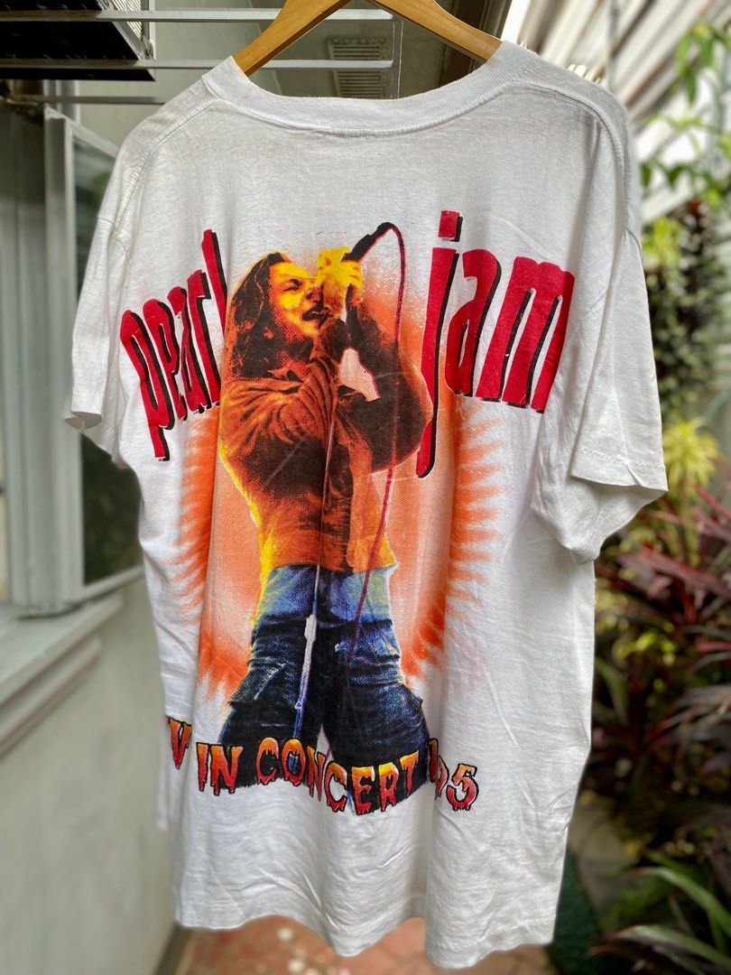 Pearl Jam 95, Men's Fashion, Tops & Sets, Tshirts & Polo Shirts on ...