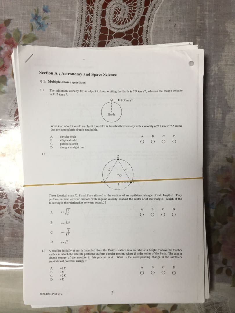 Phy past paper 2012-2022 paper 1 及E3,E2 electives, 興趣及遊戲, 書本 & 文具, 教科書 ...