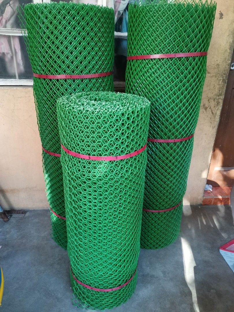 Plastic polythelene screen on Carousell