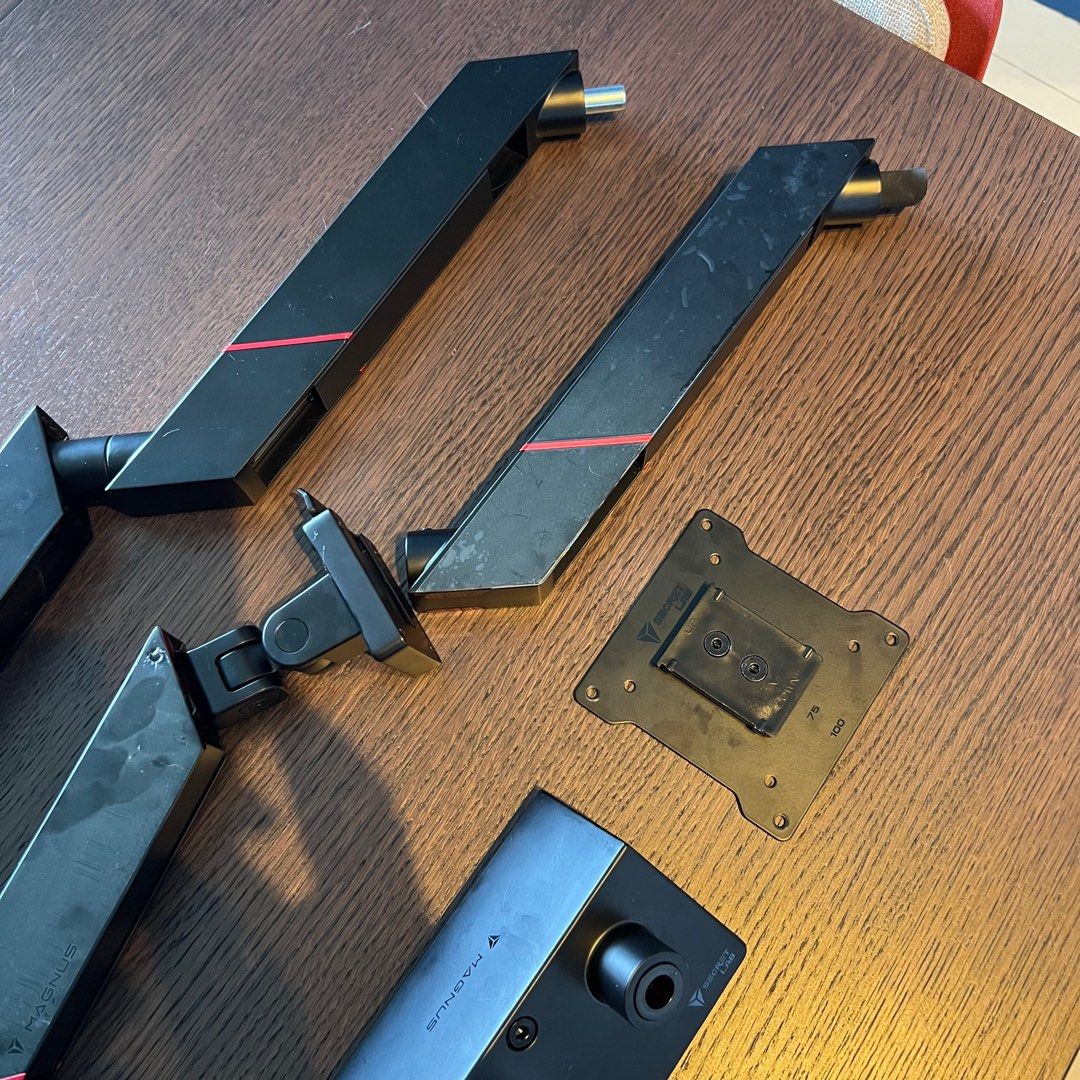Secret Lab Magnus Dual Arm Monitor Arm, Computers & Tech, Parts ...