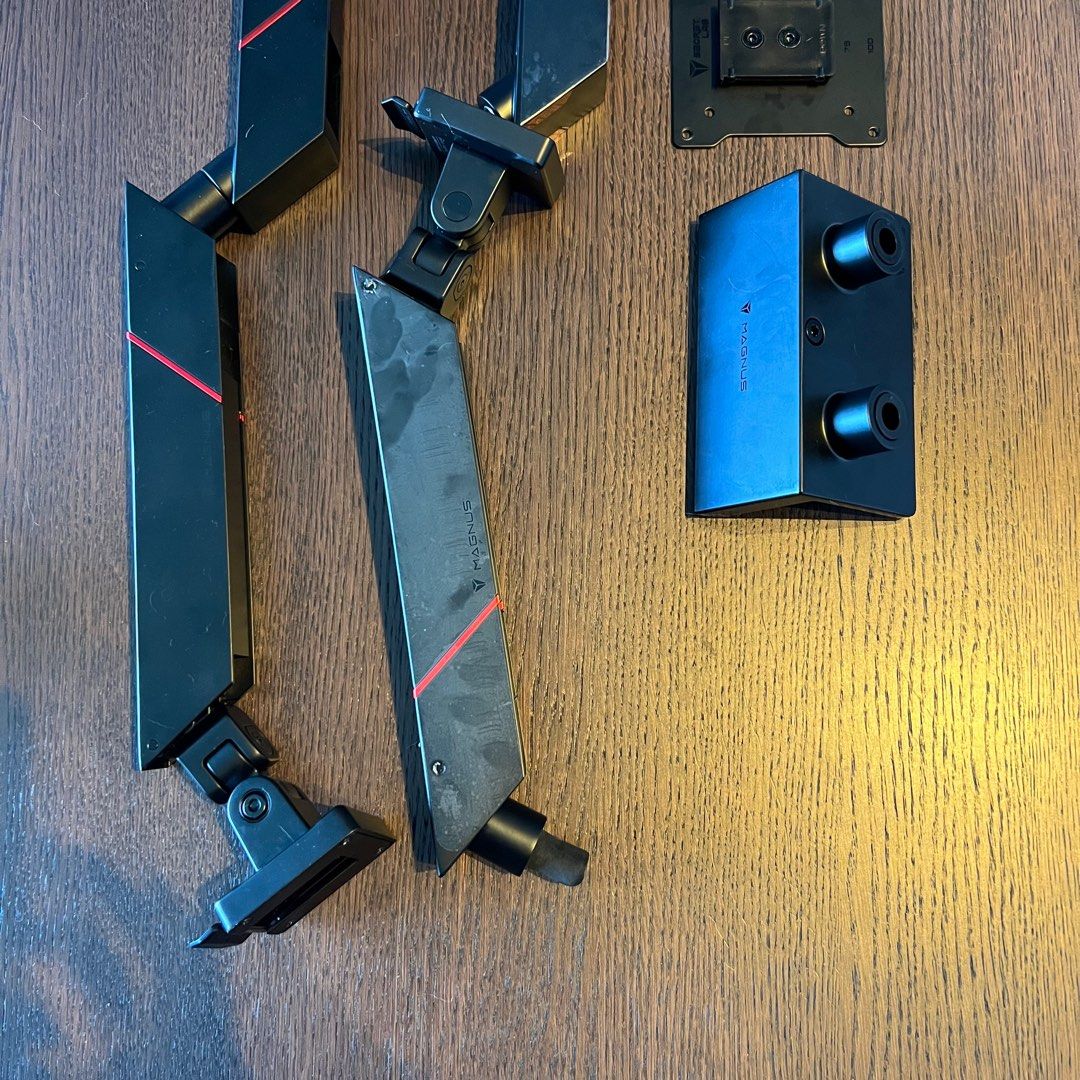 Secret Lab Magnus Dual Arm Monitor Arm, Computers & Tech, Parts ...