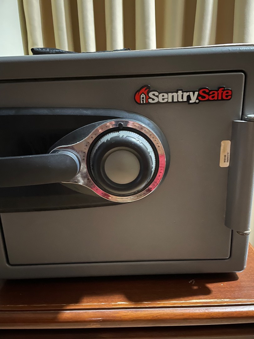 Sentry safe model MSO100 on Carousell