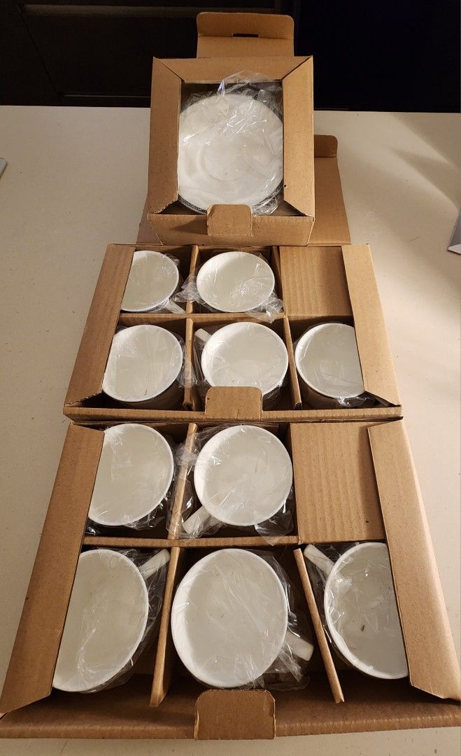 Singapore Airlines (SIA) SQ First Class cup and saucer, Furniture ...