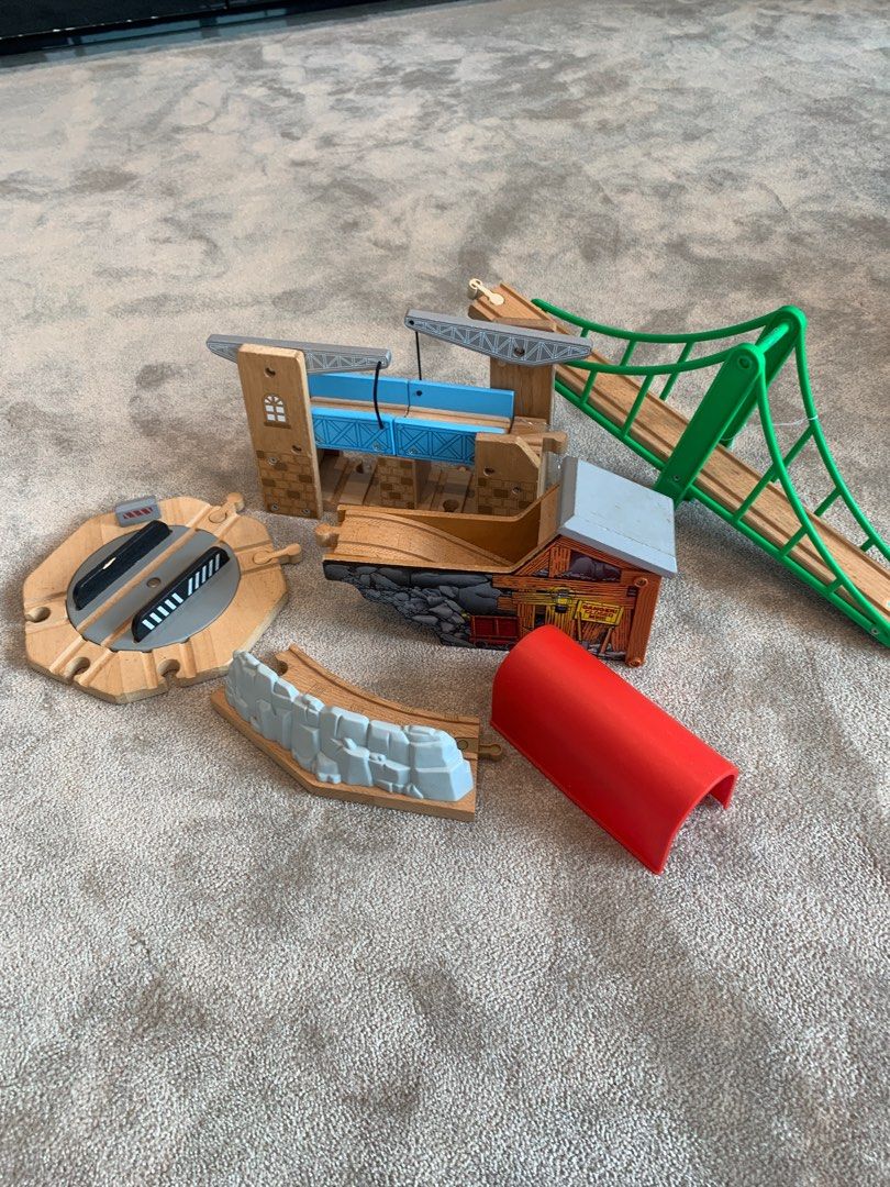 Thomas the Train Turntable, Suspension Bridge, Mine shaft and tunnel ...
