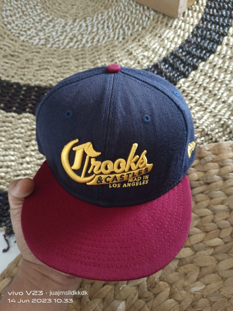 Topi new era, Fesyen Pria, Aksesoris, Topi di Carousell