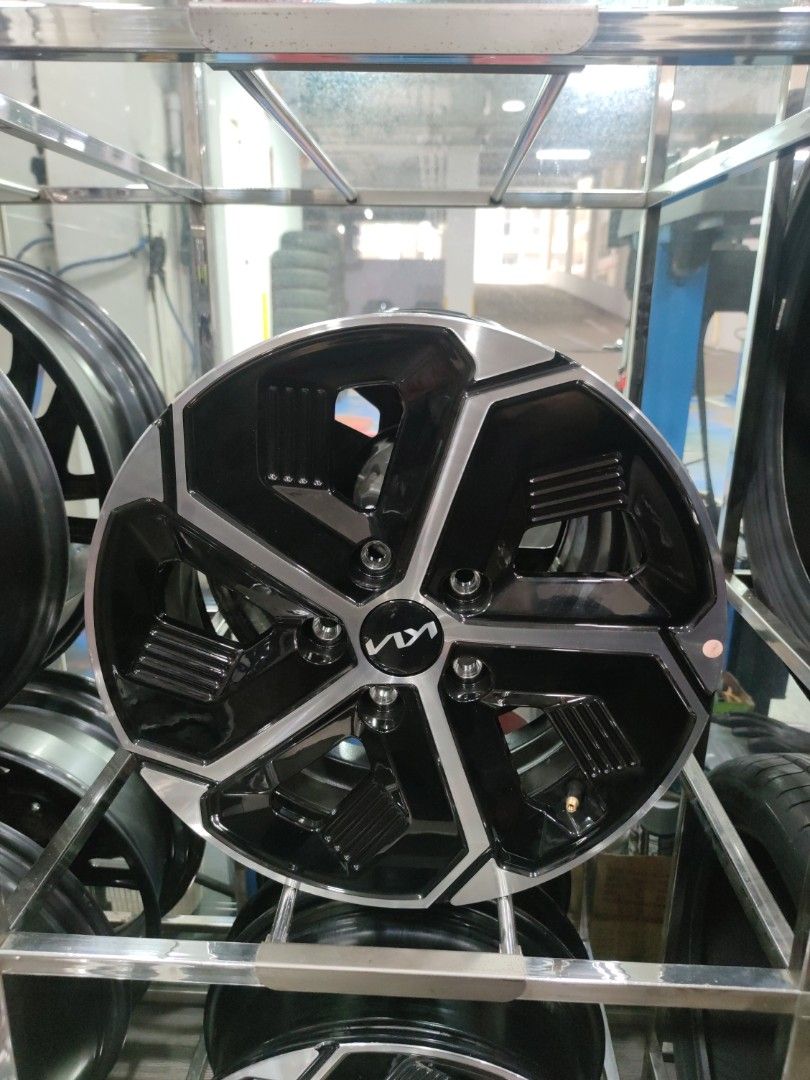 Used 16" Kia Niro Hybrid Original Rims, Car Accessories, Tyres & Rims ...