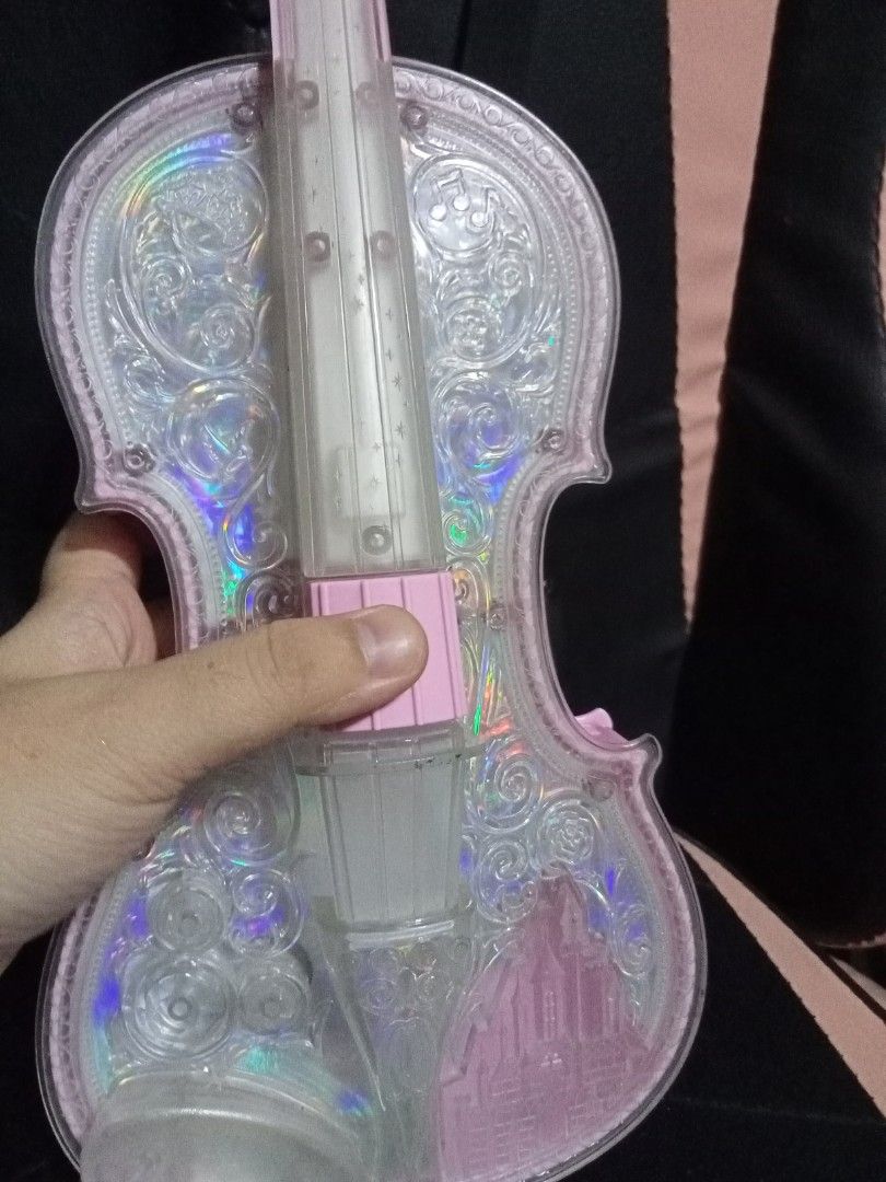 Violin toy yamanin pwd pandisplay tested working, Hobbies & Toys, Toys ...