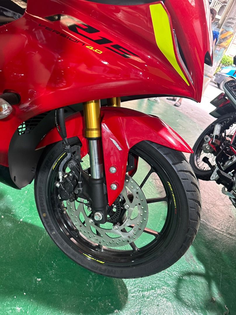 YAMAHA R15V4, 機車, 新車在旋轉拍賣